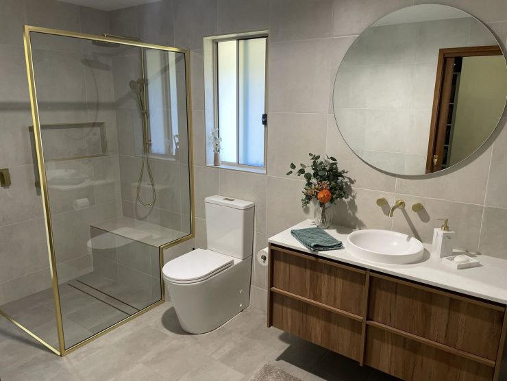 Master ensuite and walk in robe renovation. – Spannenberg & Son
